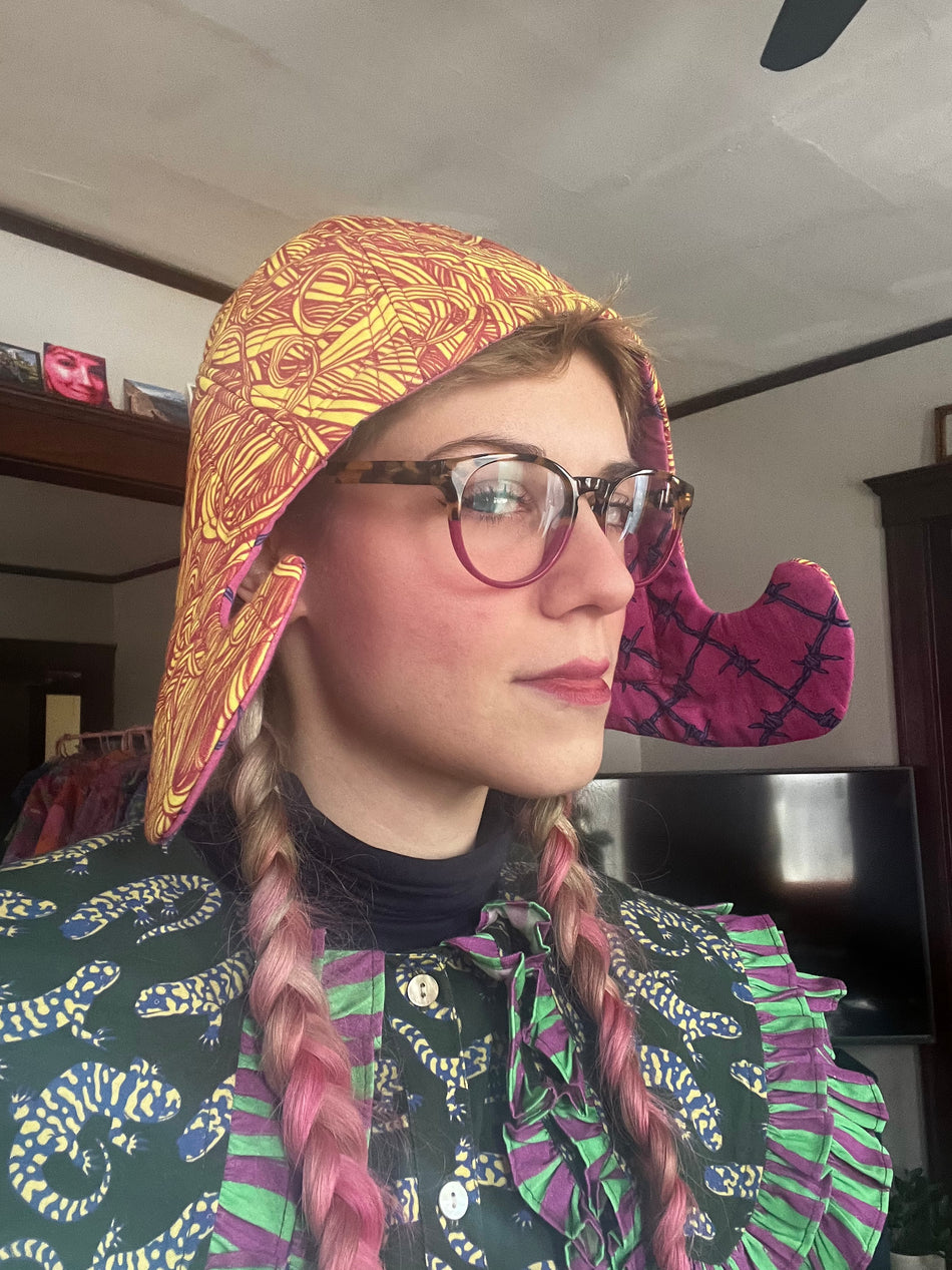 Dutch bonnet * Beautiful Genius by Jordan Piantedosi